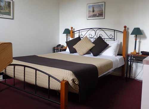 Bright Holiday tour package | Family Accommodation Bright| Bright Rooms